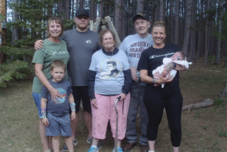 Five generations of Zar family gather | News, Sports, Jobs - Daily Press